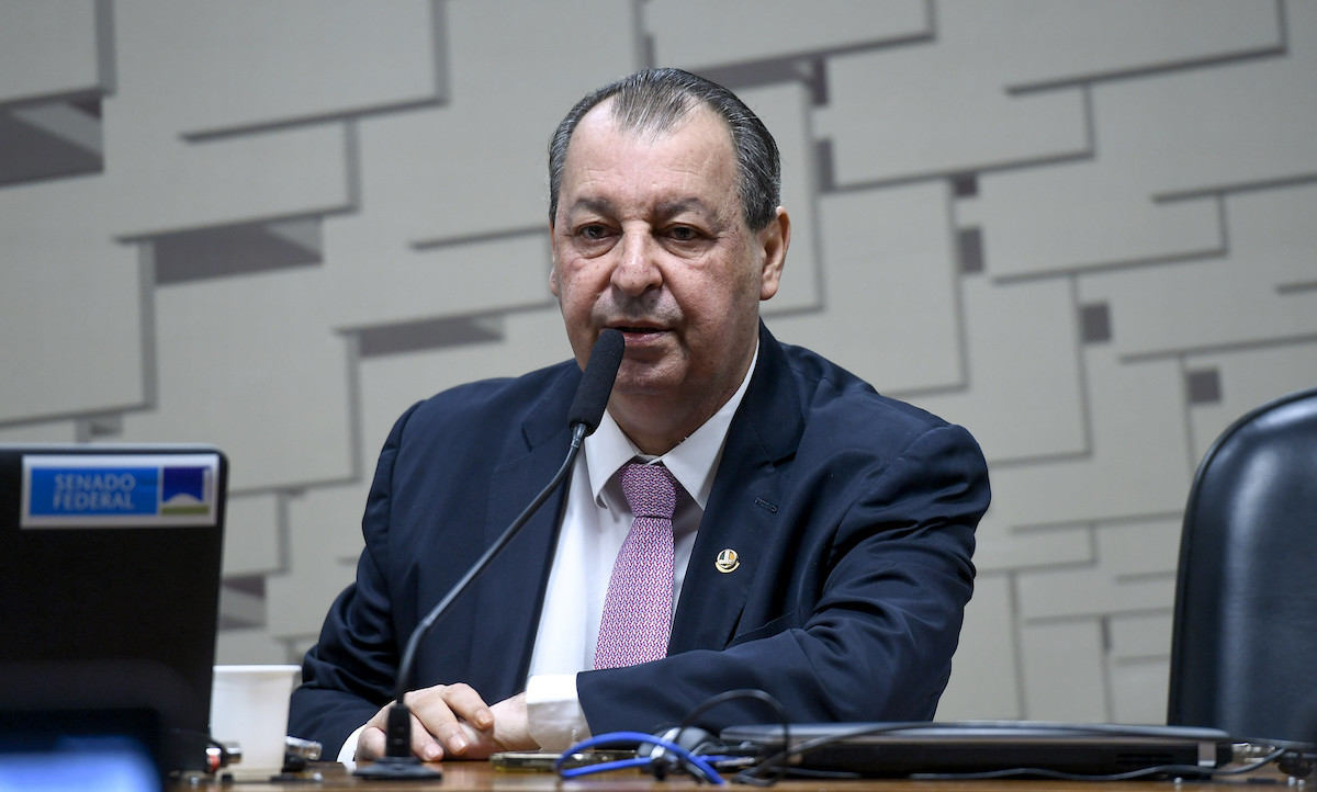 Após relatório do BC, Omar Aziz volta a cobrar suspensão das bets